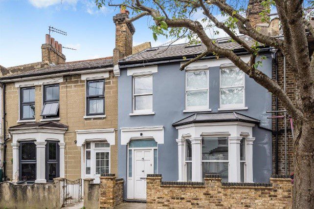 More million-pound homes sold at auction than ever before | iamsold